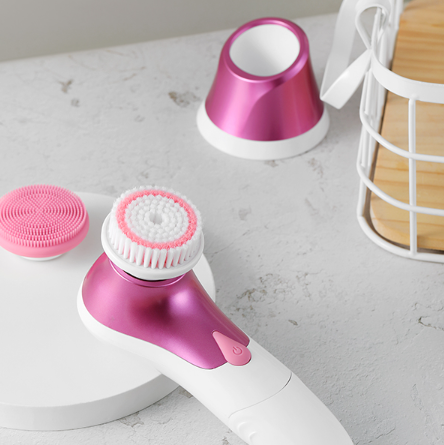 How to Use a Facial Cleansing Brush: Step-by-Step Guide | WELLAND